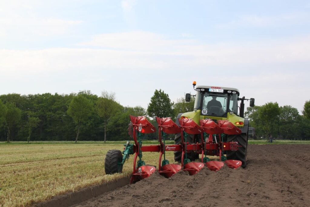 Arătura: tehnici moderne de lucrare a solului pentru agricultură ...